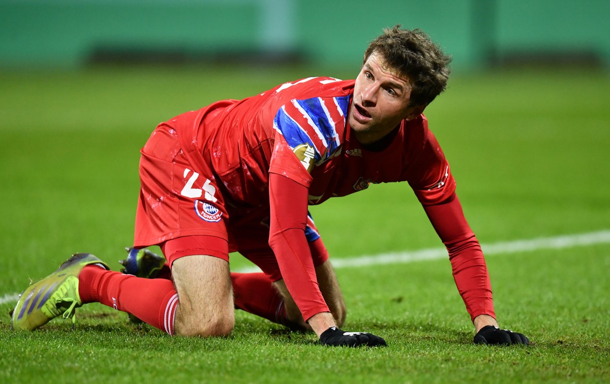 Müller discute com repórter após fiasco do Bayern: "Está rindo ...