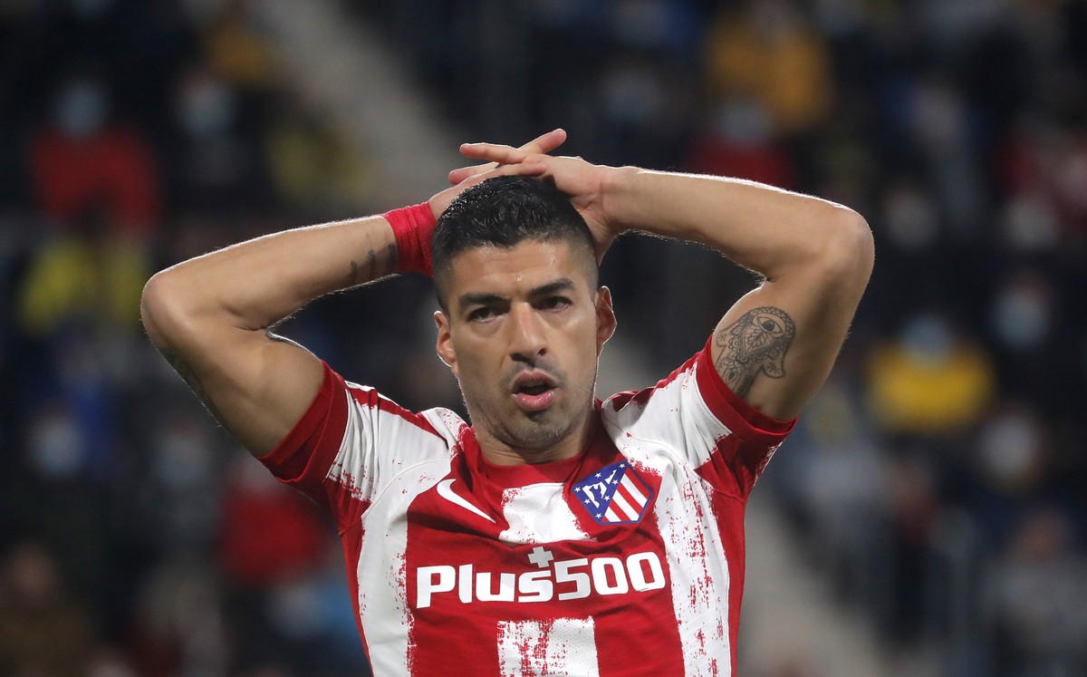 Após avaliação médica, Luis Suárez treina e está liberado para o ...