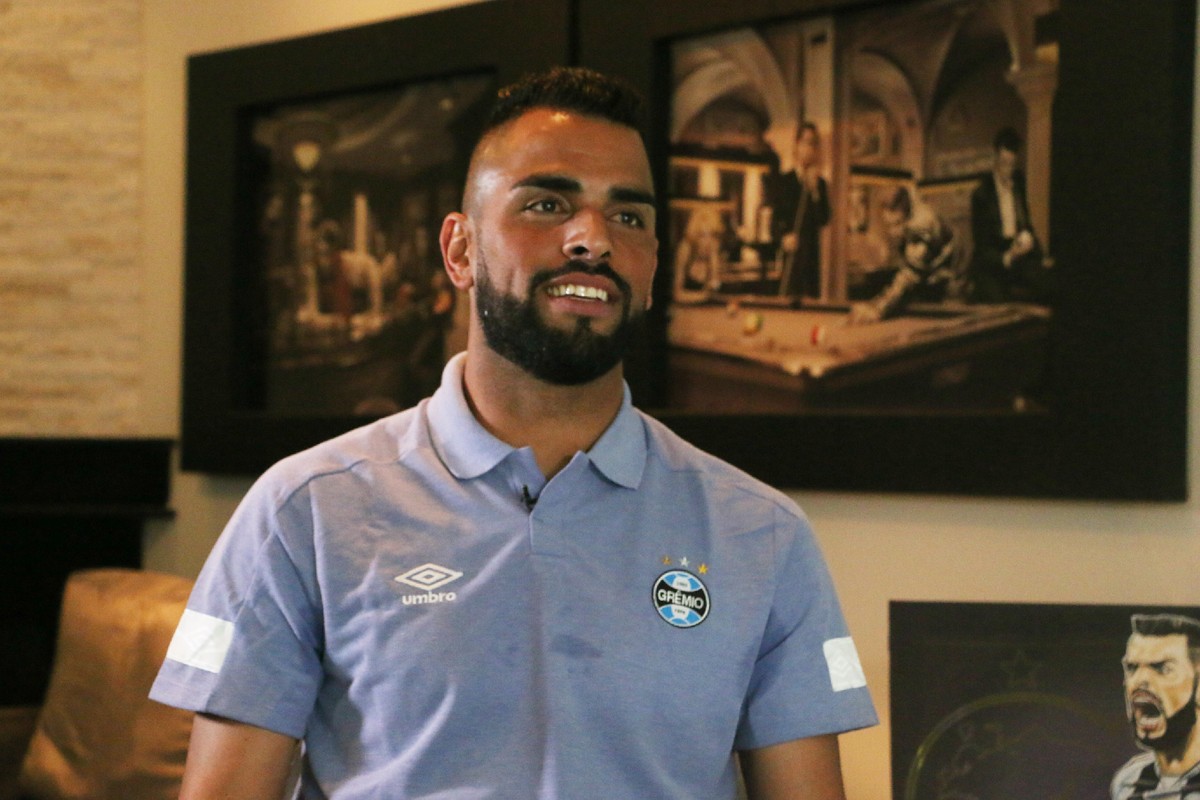 Maicon abre casa, fala sobre identificação com o Grêmio e revela plano ...
