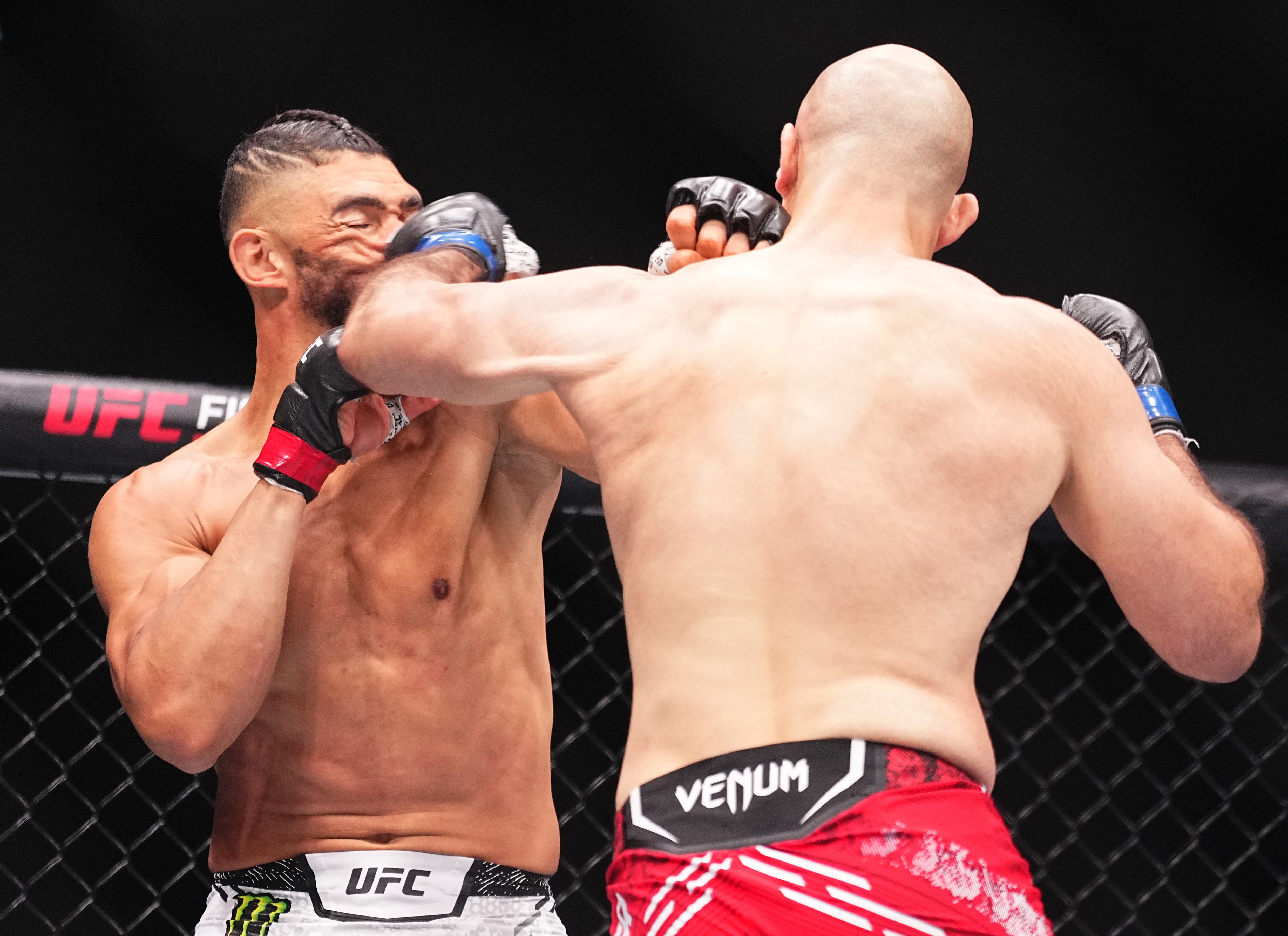UFC: Johnny Walker sofre nocaute brutal no primeiro round | Ge