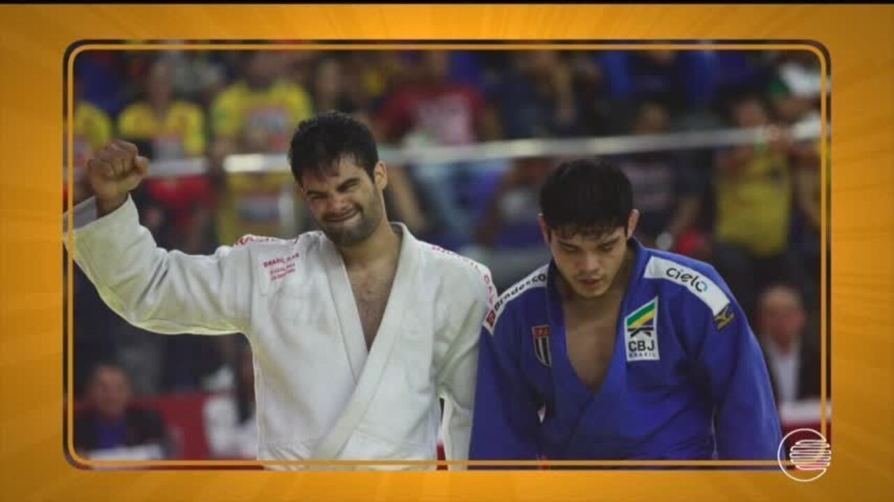 Stanley Torres recebe medalha do mérito renascença no Dia do Piauí