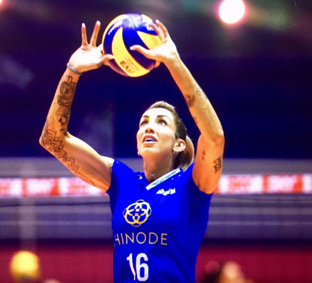 Bicampeã olímpica, Thaísa retorna às quadras 10 meses após grave lesão ...