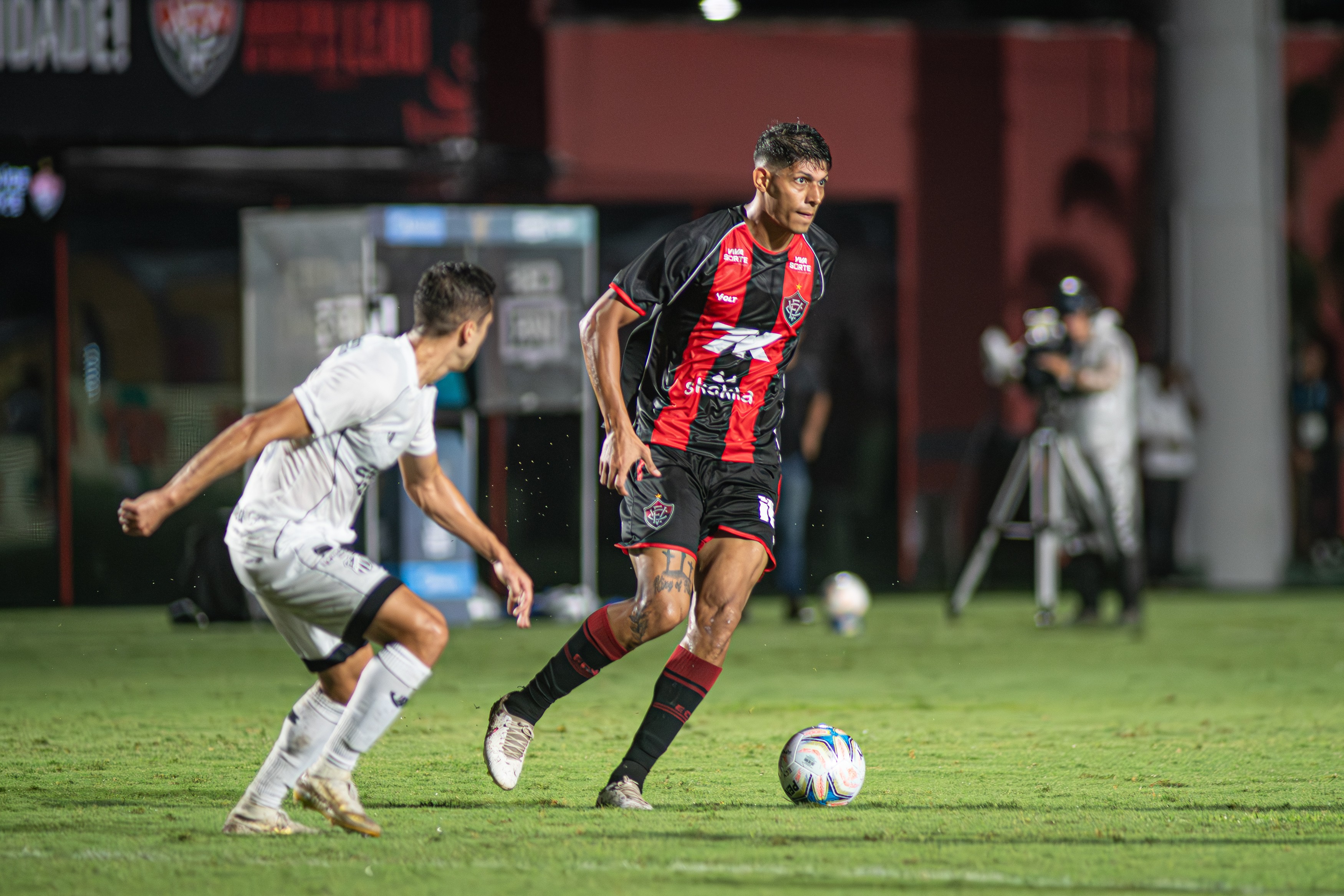 Zé Vitor desfalca o Vitória contra o Internacional | Ge
