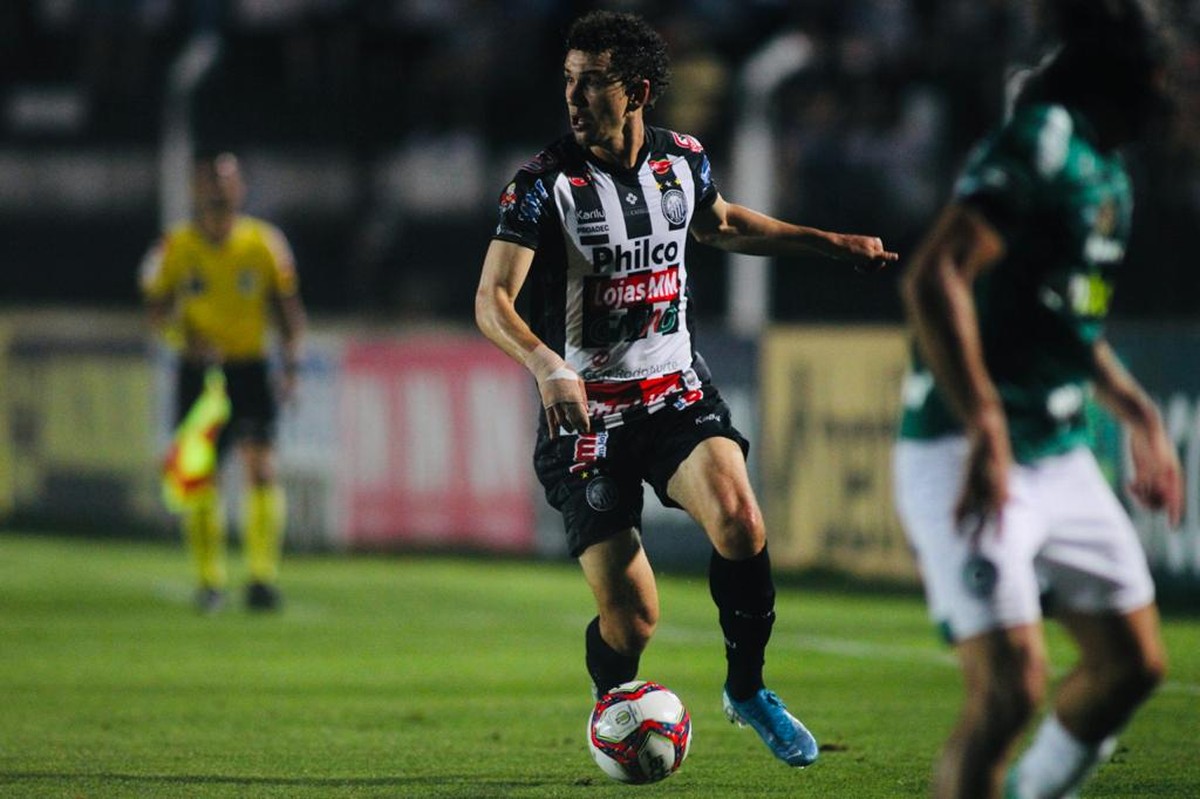 Operário-PR anuncia as saídas de Arnaldo, Fabiano, Fernando Neto ...