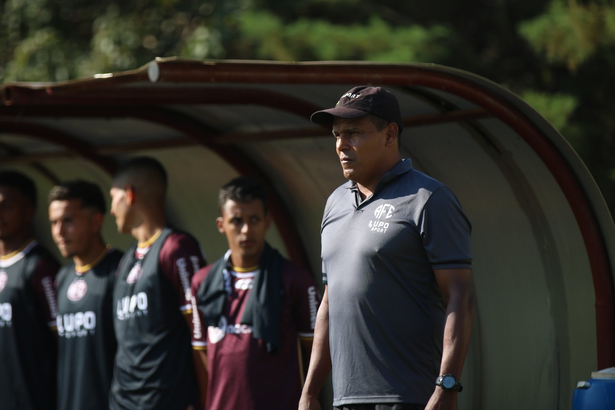 Interino da Ferroviária, Alexandre Lopes lidera grupo e está invicto no ...