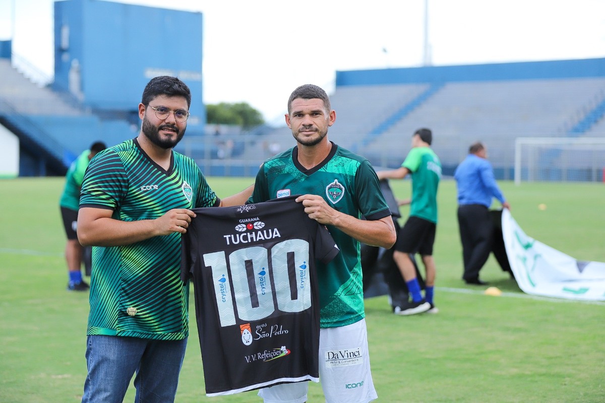 Derlan completa 100 jogos pelo Manaus e se isola como segundo maior em ...