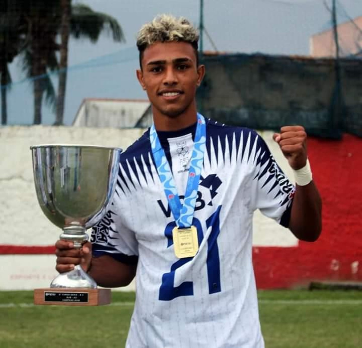 Do campo de refugiados para a seleção: lateral do Pérolas Negras é ...