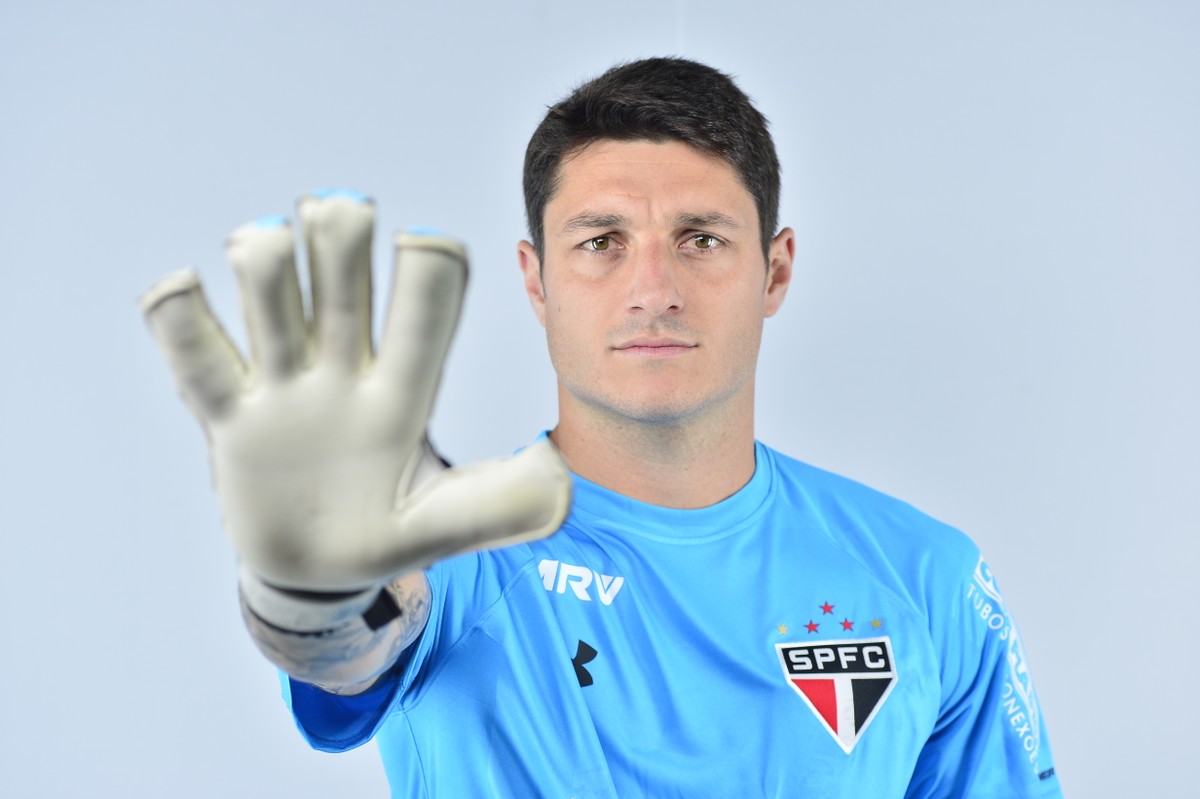 "Hoje me arrependo um pouco de não ter saído antes", diz Denis sobre ...