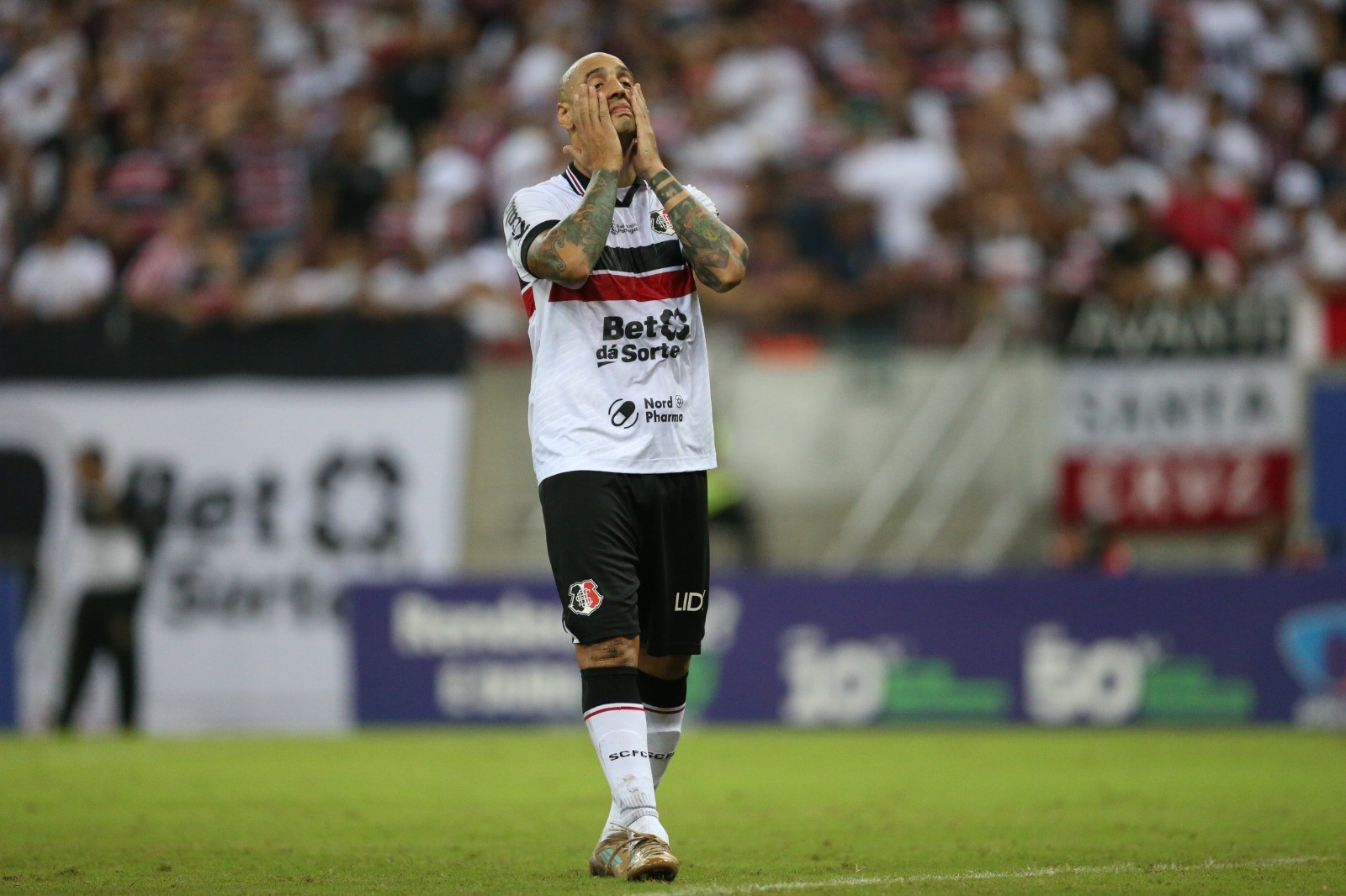 Ariel treina na transição, mas continua sem prazo para voltar no Santa ...