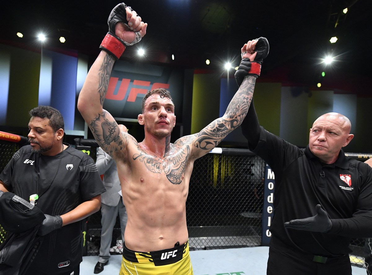 UFC: Renato Moicano "salva a pátria" e é o único brasileiro a vencer ...