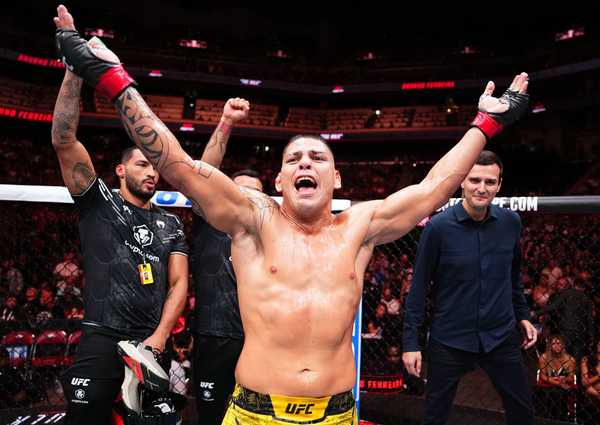 UFC: Brunno Hulk aplica cotovelada brutal; Carlos Prates e Denise Gomes ...