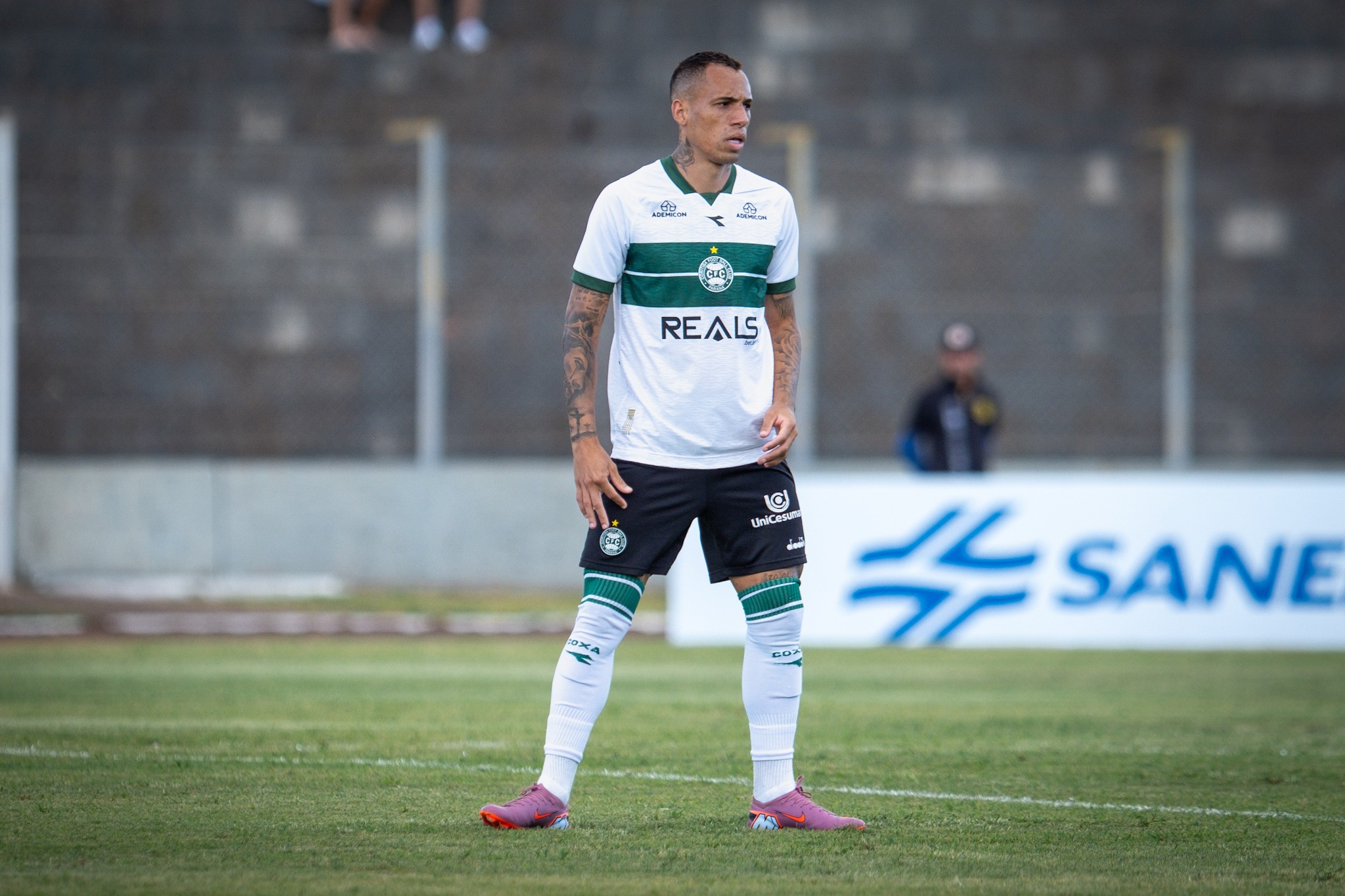 Mais caro do Coritiba, Breno Lopes estreia e ganha elogios de Seabra | Ge