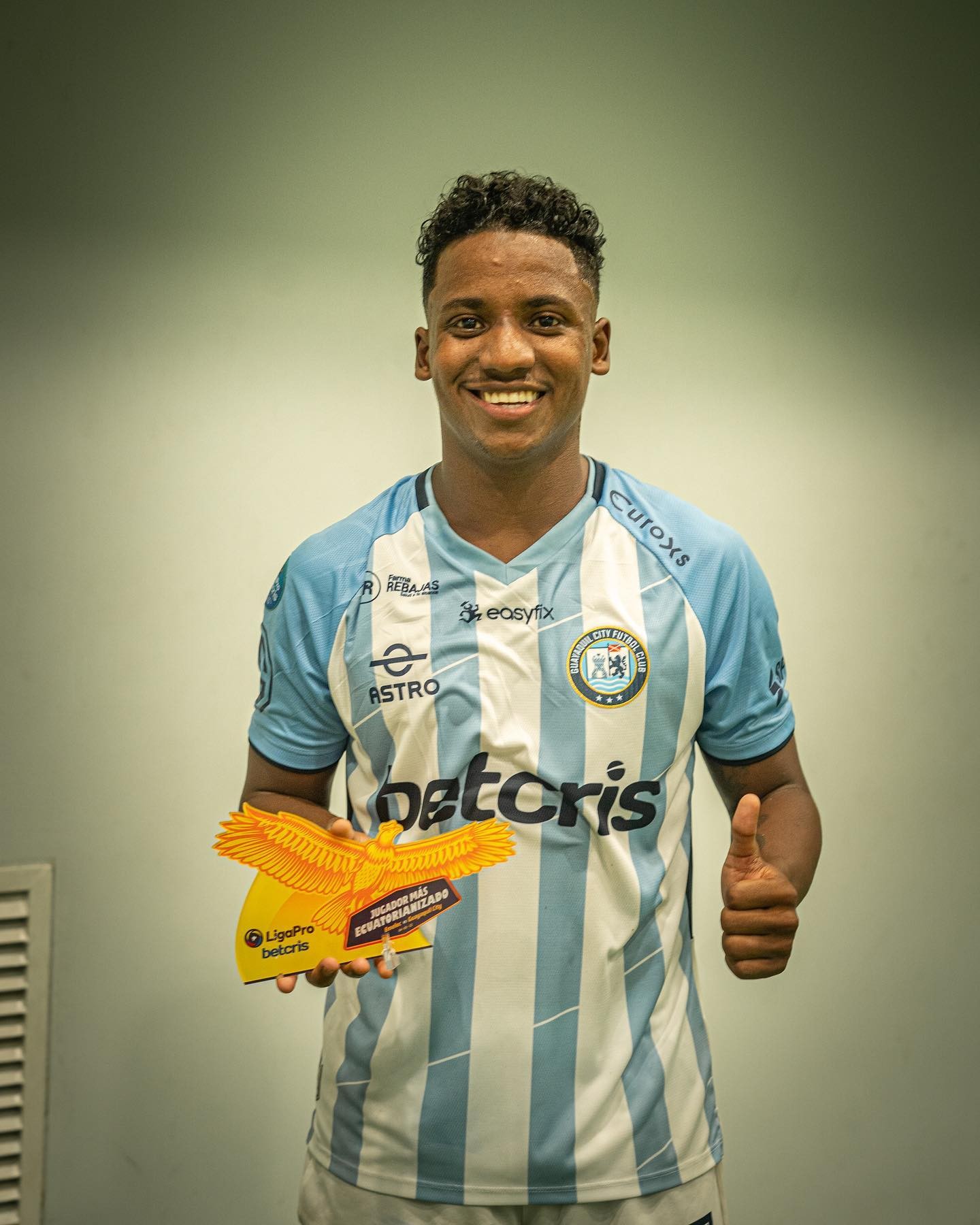 Formado no Fluminense, primo do lateral Marcelo acerta com o Real ...