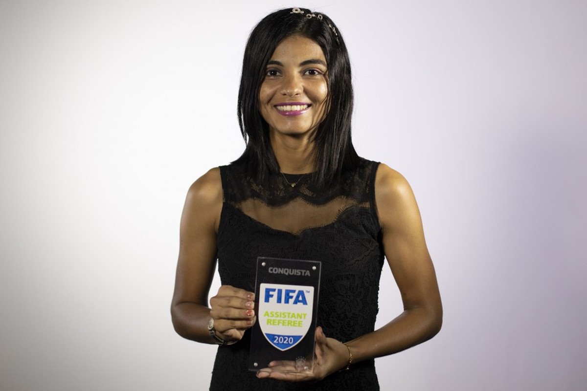 Assistente Bárbara Roberta da Costa Loiola integra quadro da Fifa pelo ...