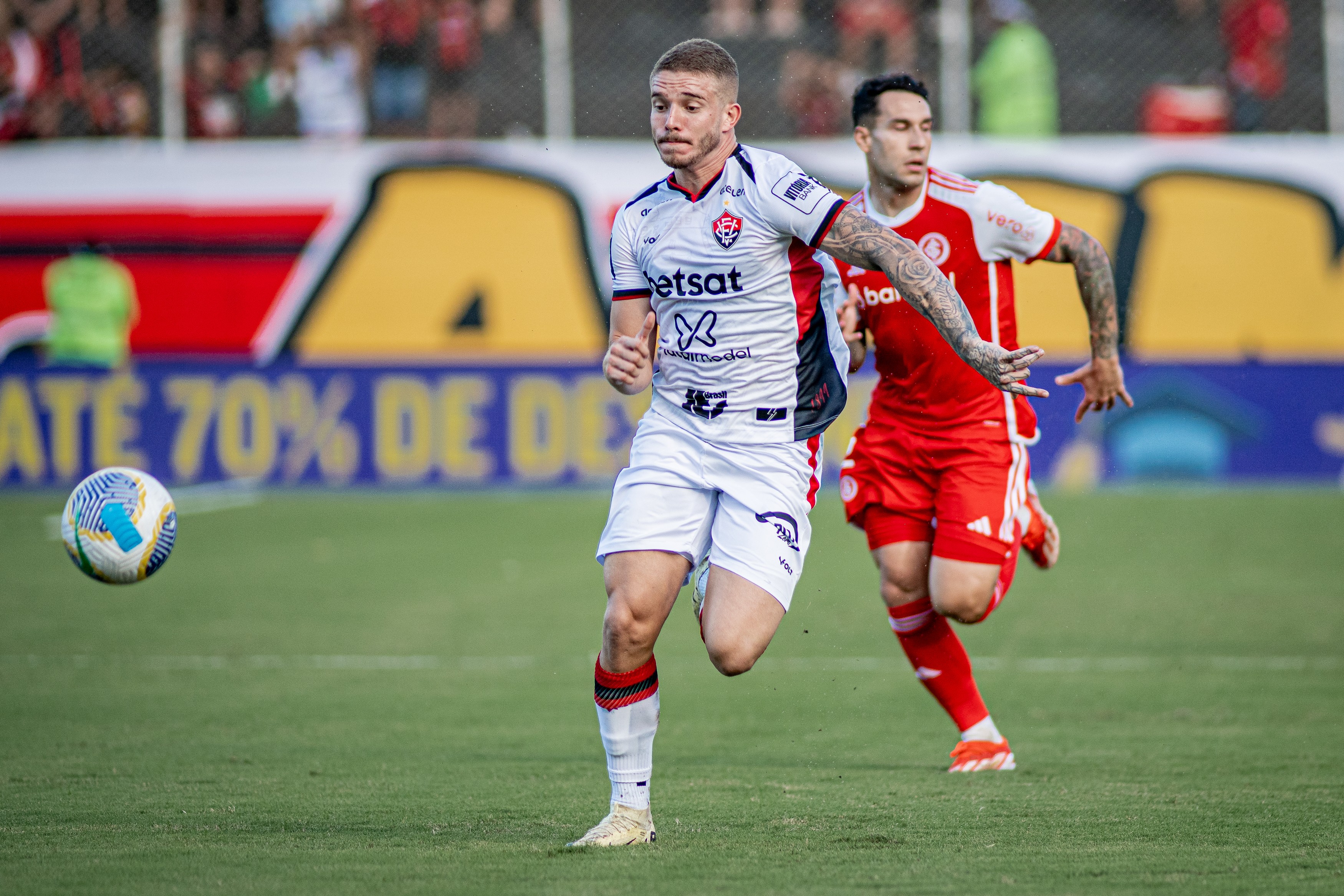 Perto de anúncio, Léo Naldi e Nicolas treinam no CT do Criciúma