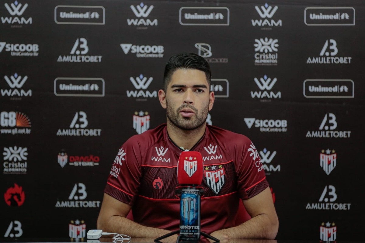 Sem espaço, atacante Brian Montenegro deixa o Atlético-GO | atlético-go ...