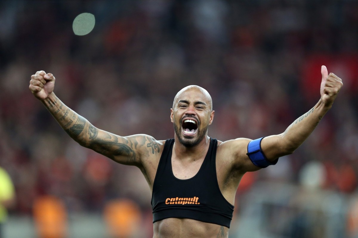 Athletico explica veto e diz que Thiago Heleno tem "limitação ...
