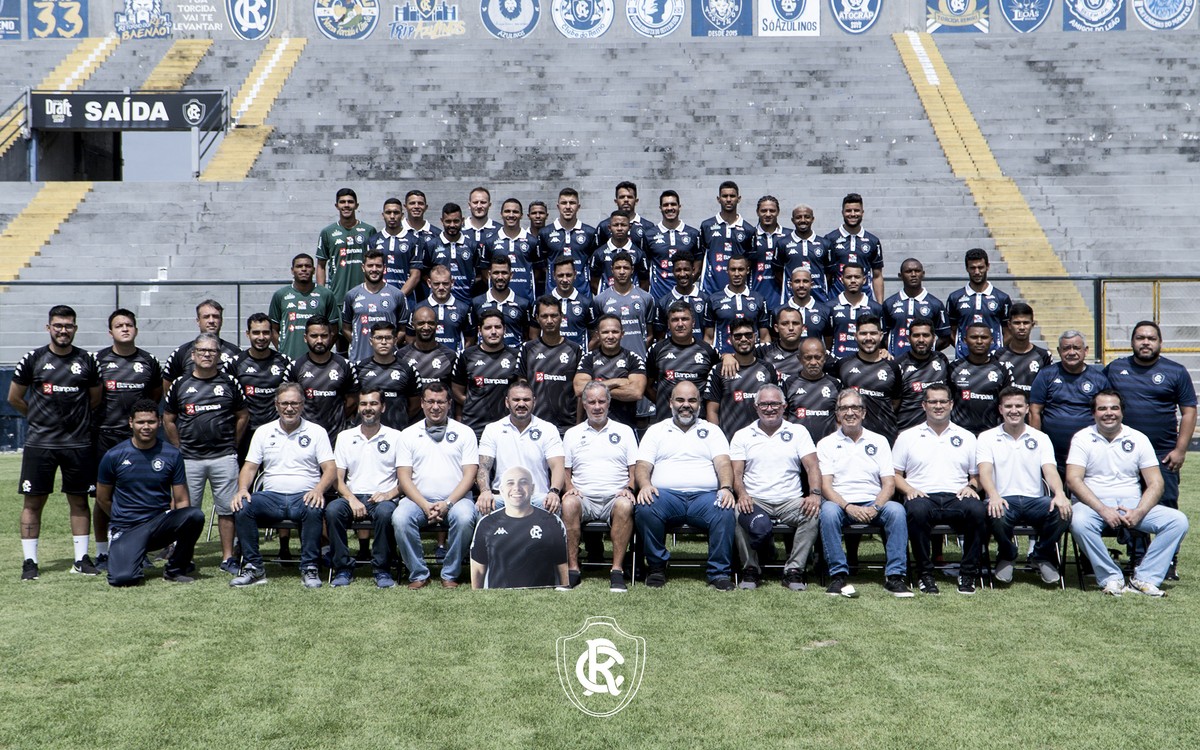 Chegadas, partidas e promovidos da base: confira como está o elenco do ...