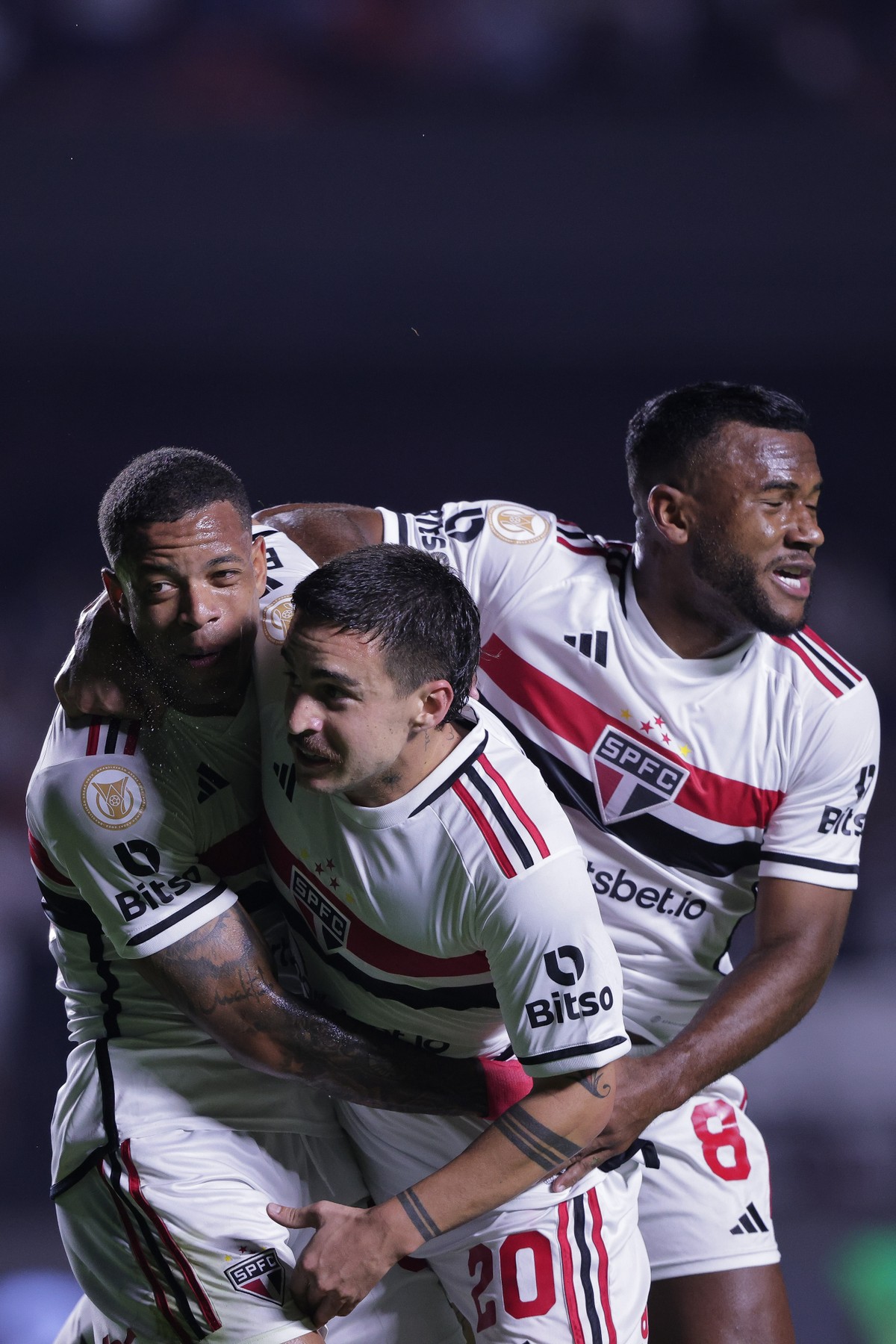 Gabriel Neves recebe terceiro amarelo e vira desfalque no São Paulo ...