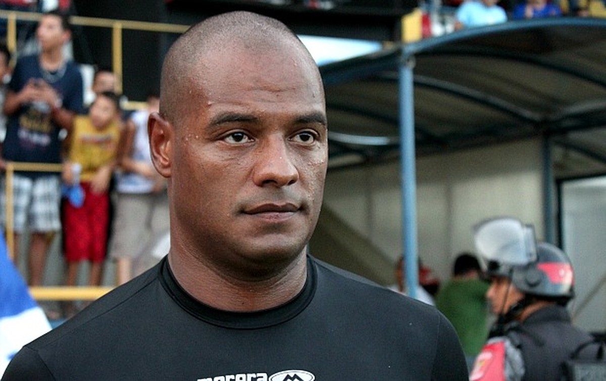Com ex-goleiro Jairo como treinador, Cordino aposta em atletas de fora ...