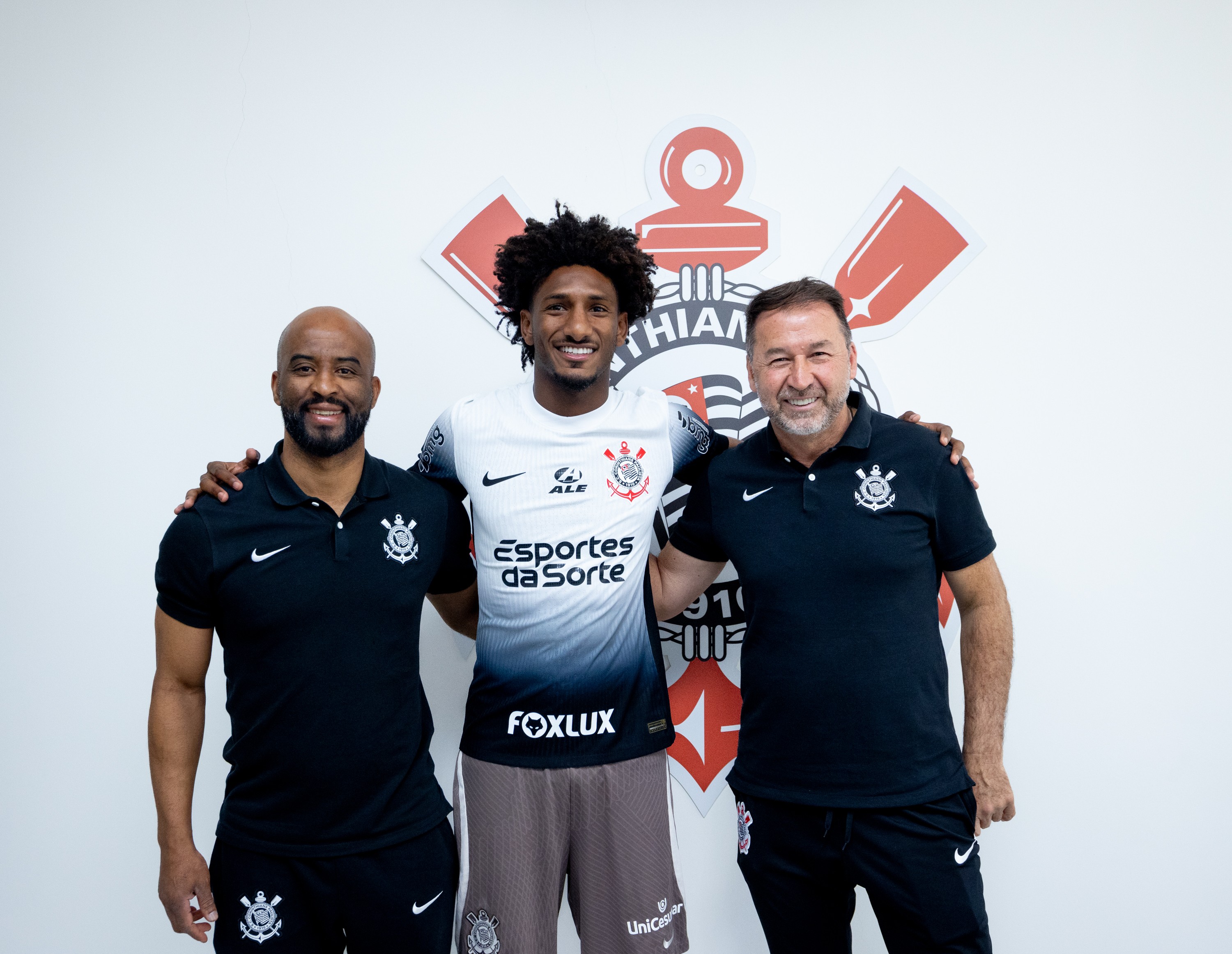 Corinthians anuncia a contratação de Talles Magno | Ge