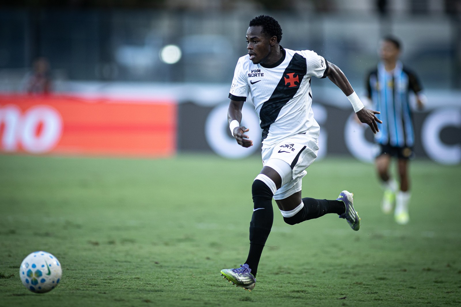 Cartola 2026: Andrés Gómez, do Vasco, é o melhor atacante em scouts ...