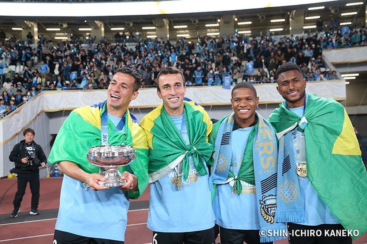 Jesiel esboça possível duelo com Damião, enquanto descansa e celebra ...