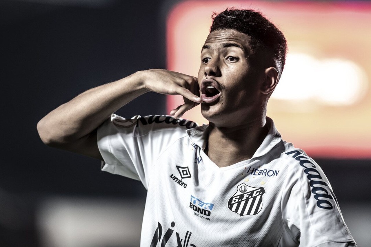 Santos recebe proposta de 12 milhões de euros do Flamengo por Ângelo | Ge