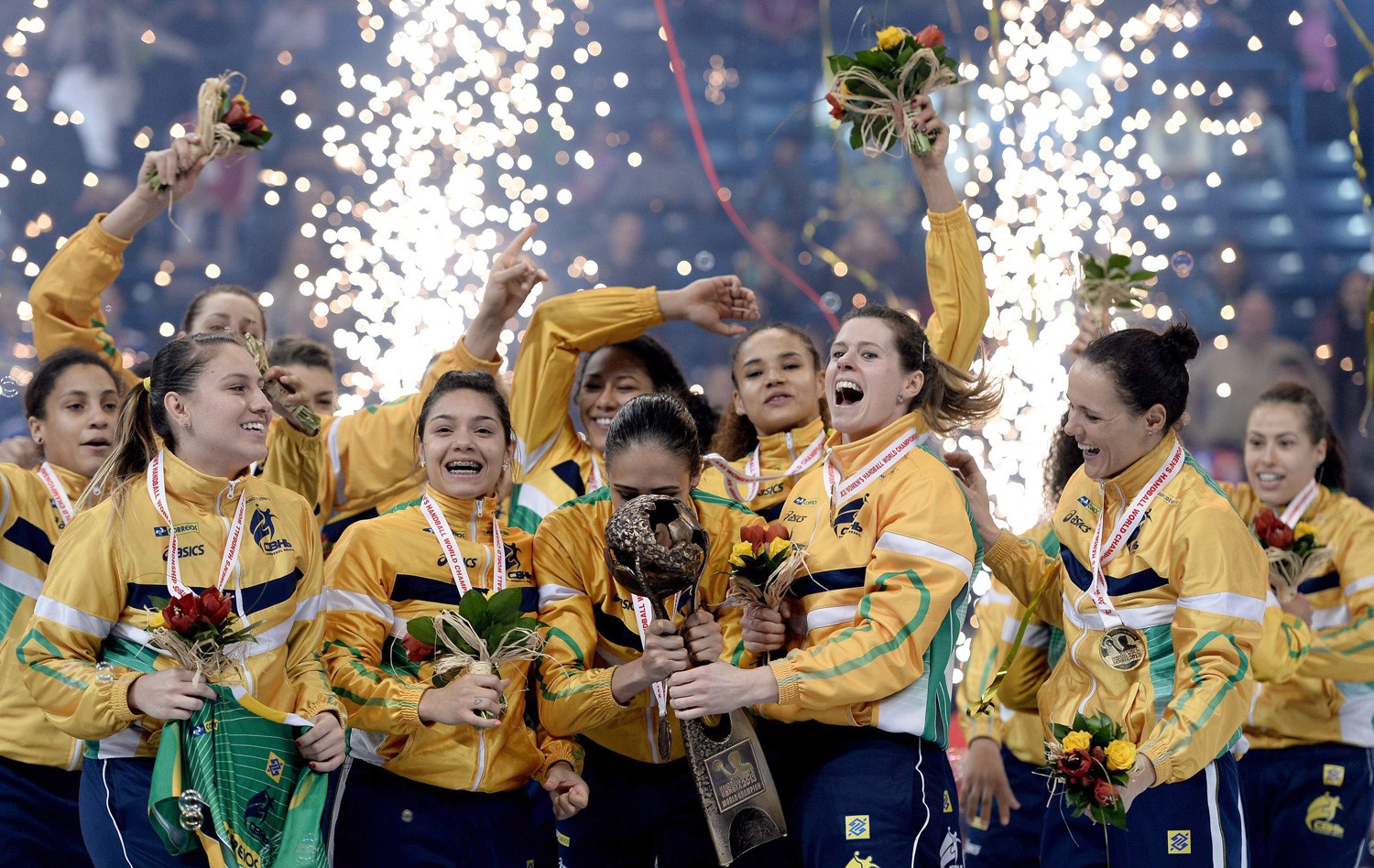 Campeã mundial de handebol com a seleção brasileira, Hannah Nunes é ...