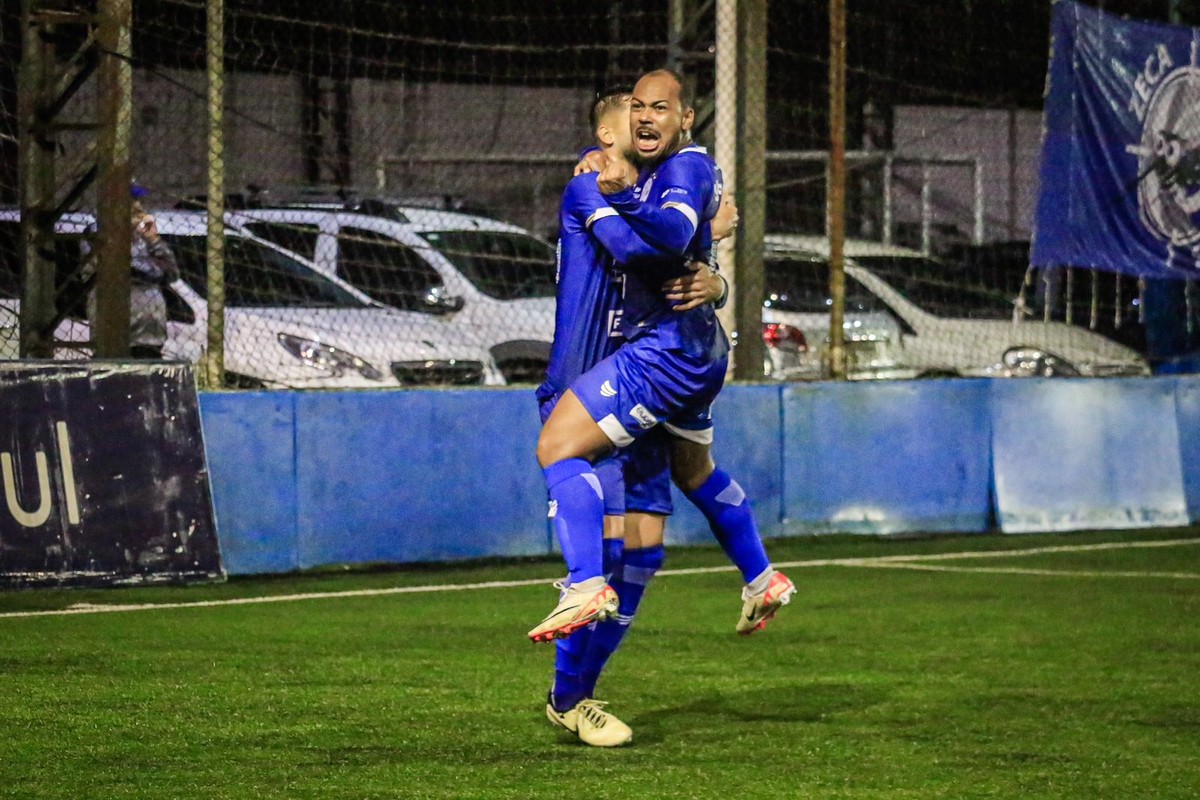 Claudinho celebra primeiro gol pelo Confiança e comenta duelo contra ...