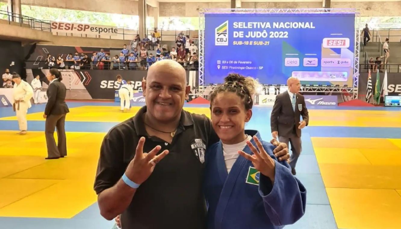 "Me fez uma campeã", filha presta homenagem ao sensei Alessandro