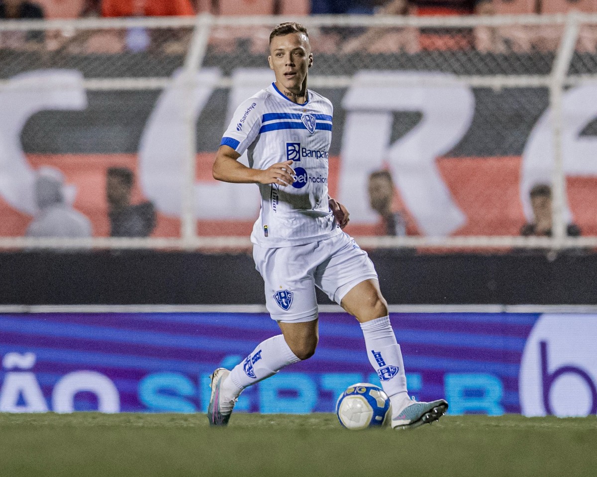 Três meses após contratação, Brendon comemora estreia e mira sequência ...