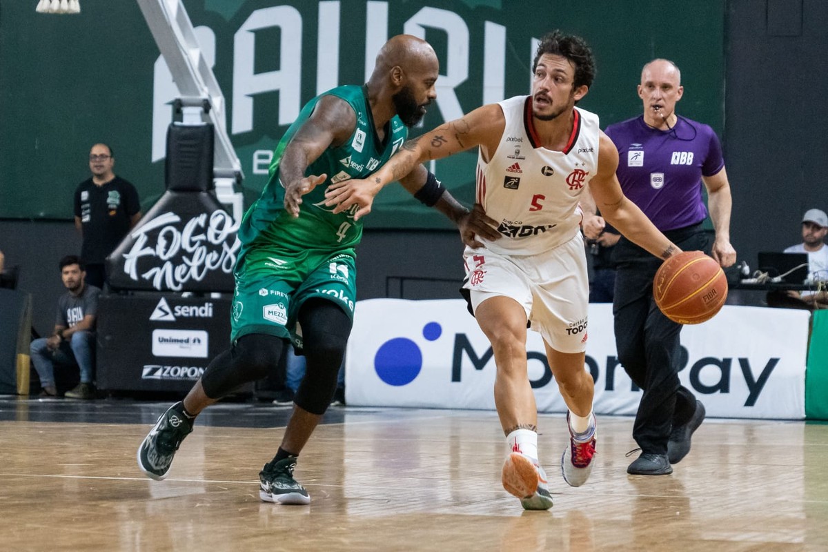 Quartas NBB: Bauru vence o Flamengo por 91 a 80 no jogo 3 da série