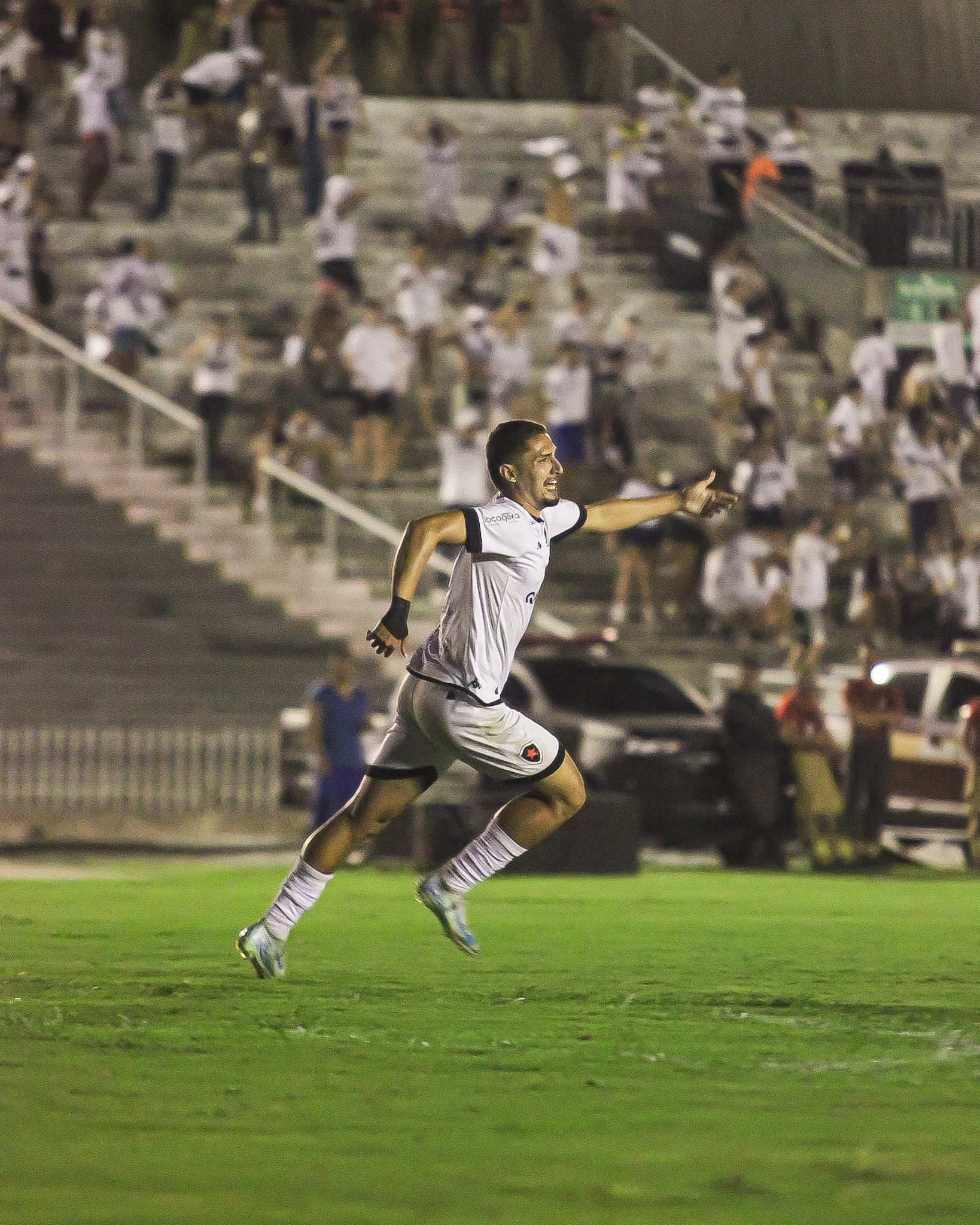 Igor Maduro elege ídolos, e revela sonhos de subir com o Botafogo-PB e ...