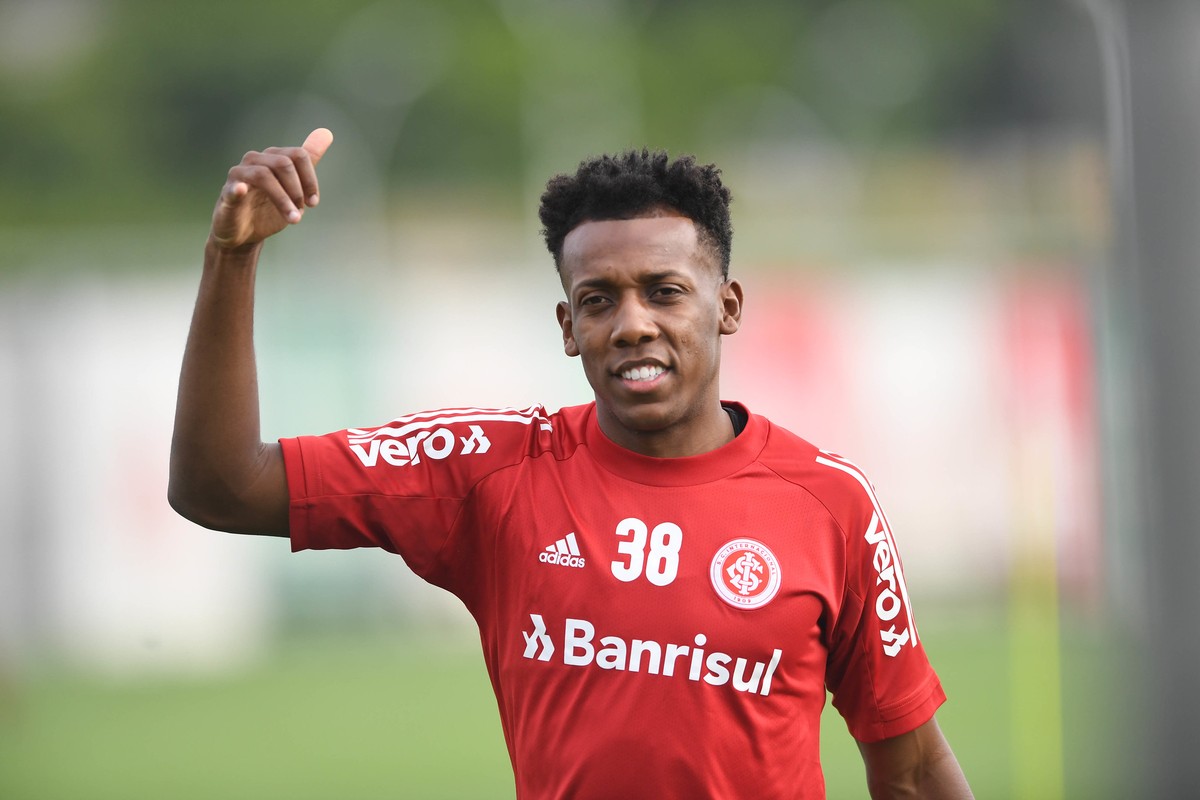 Moisés comemora boa fase e destaca entrosamento com Patrick no lado ...