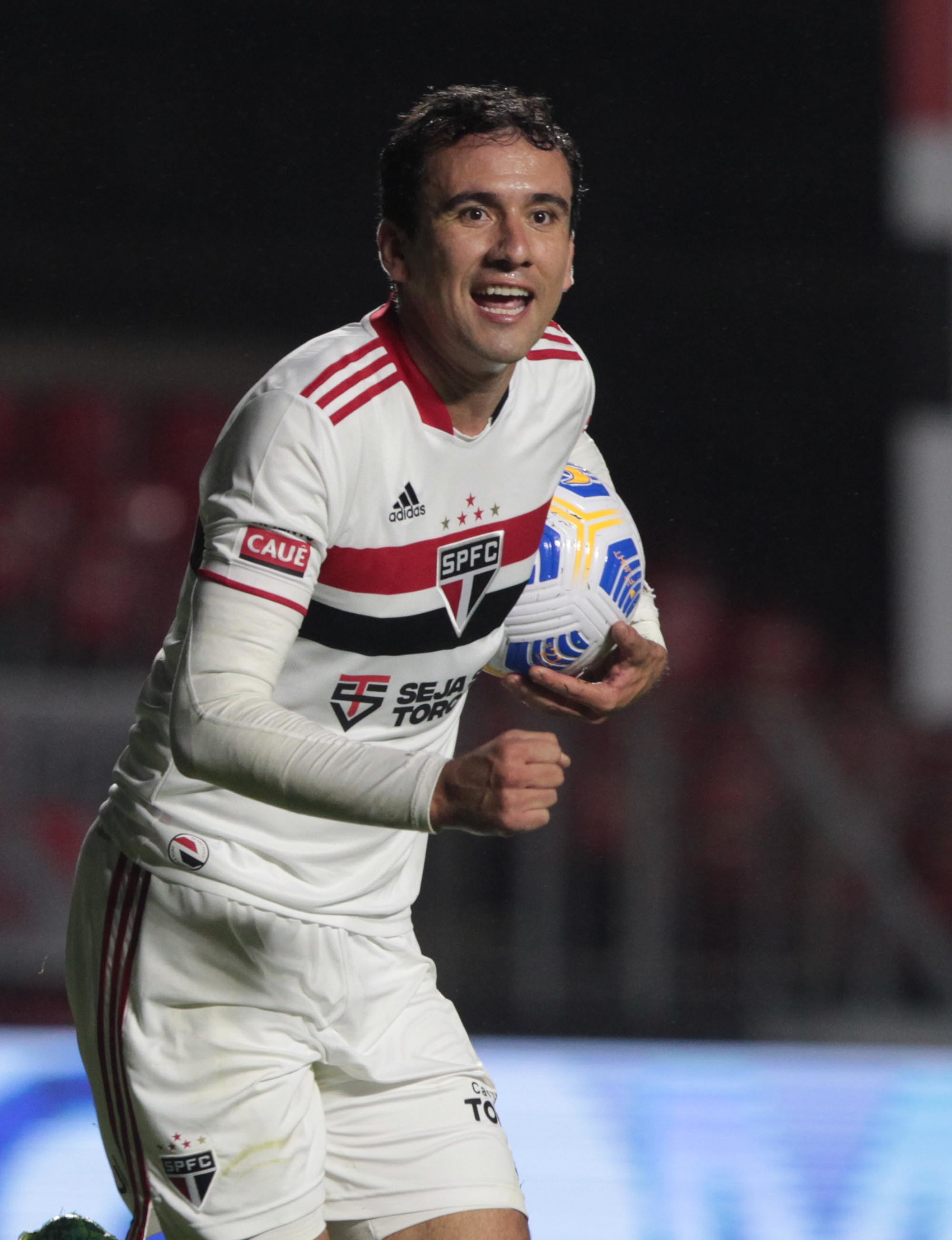 Pablo atinge número de jogos que rende novo contrato, pagamento e ...