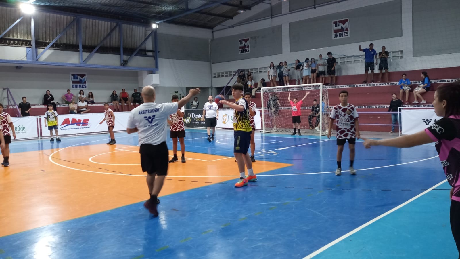 EE Pastor Joaquim Lopes Leão supera Jean Piaget e vai às quartas da 18ª ...