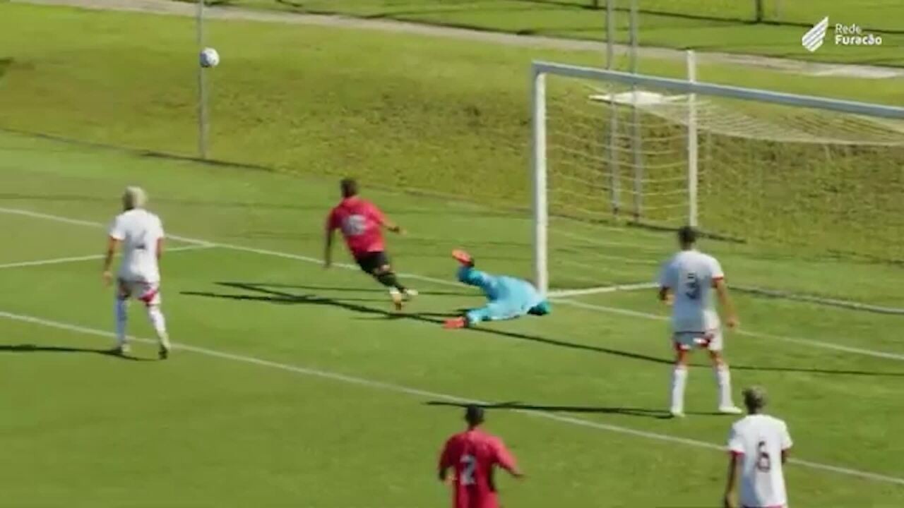 E o Esquivel? Athletico dá pista sobre retorno do lateral | Ge