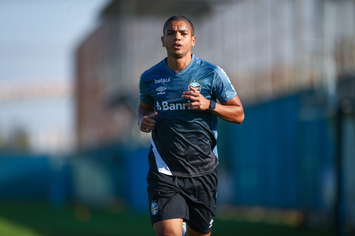 Entre chimarrão e churrasco, David Braz exalta Porto Alegre ...