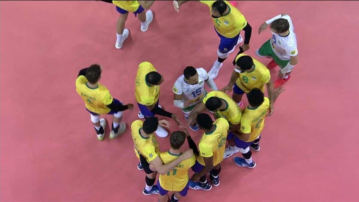 Alan festeja força do elenco e evolução: "Melhor a cada dia" | vôlei | ge