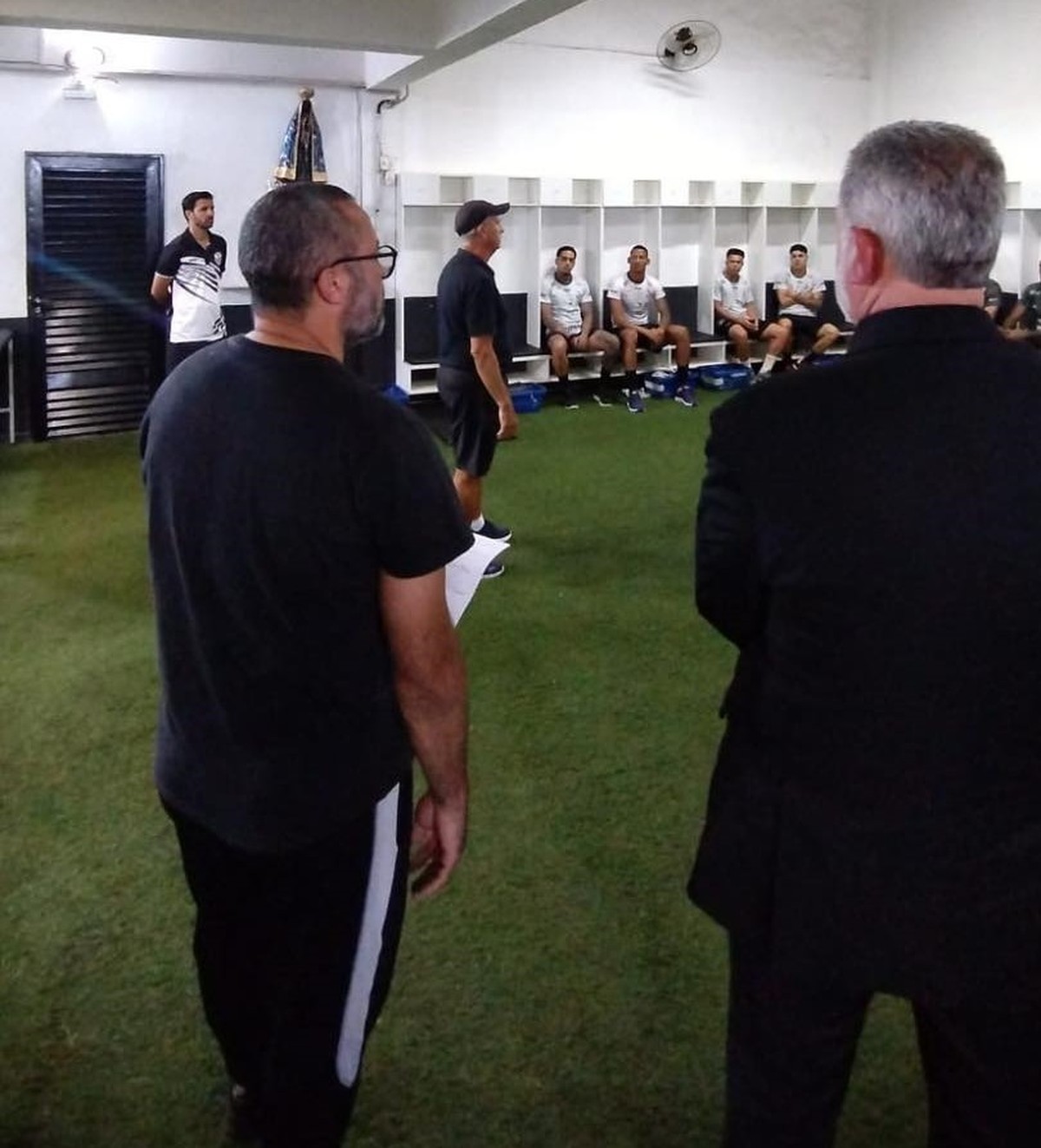 Fausi elogia renovação do elenco e mostra otimismo com participação do ...