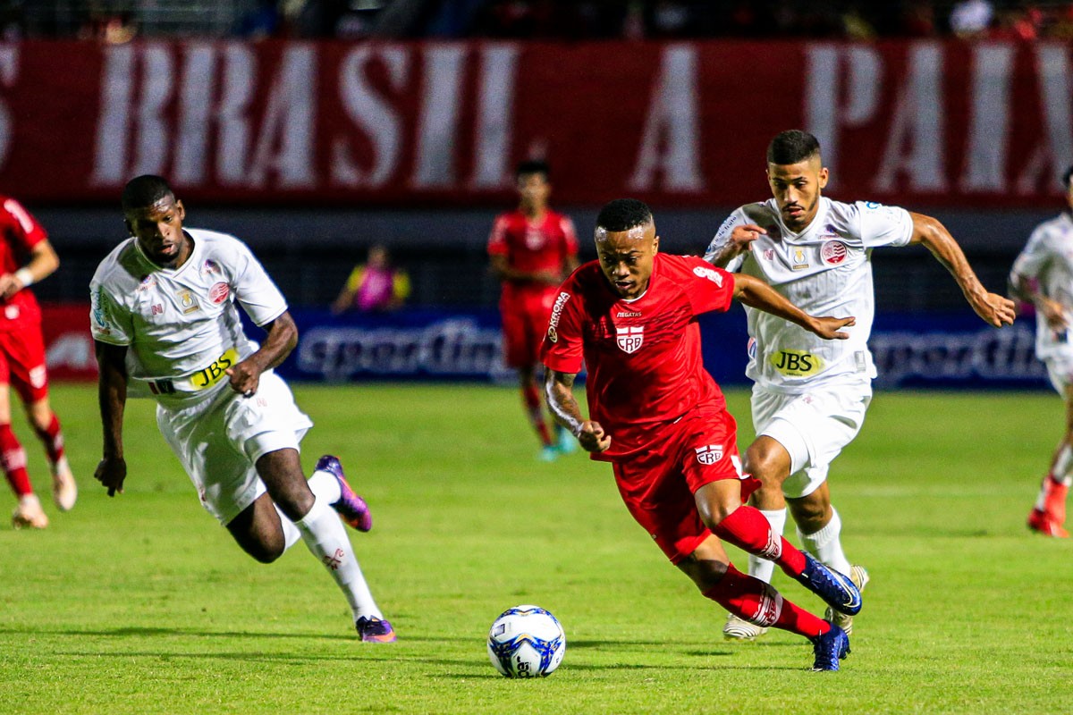 Escalação do CRB: Allan tem dúvida no meio-campo e deve promover a ...