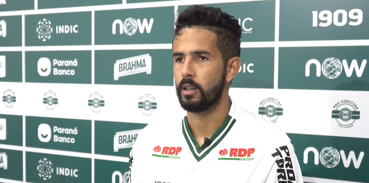 Coritiba confirma a contratação do lateral-direito Jonathan, segundo ...