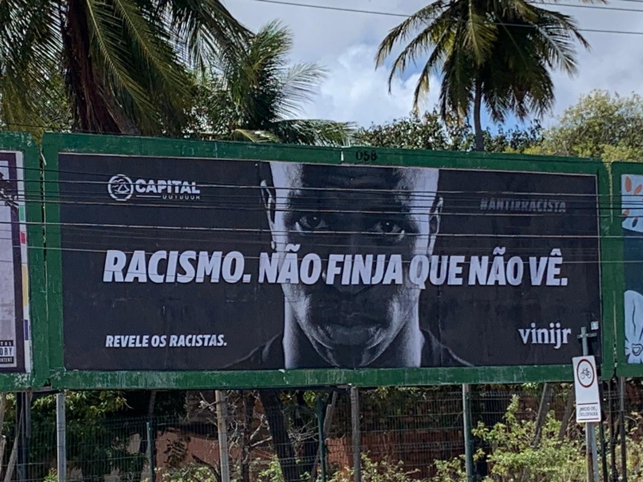 "Não finja que não vê": Vini Jr lança campanha e realiza ações contra o ...