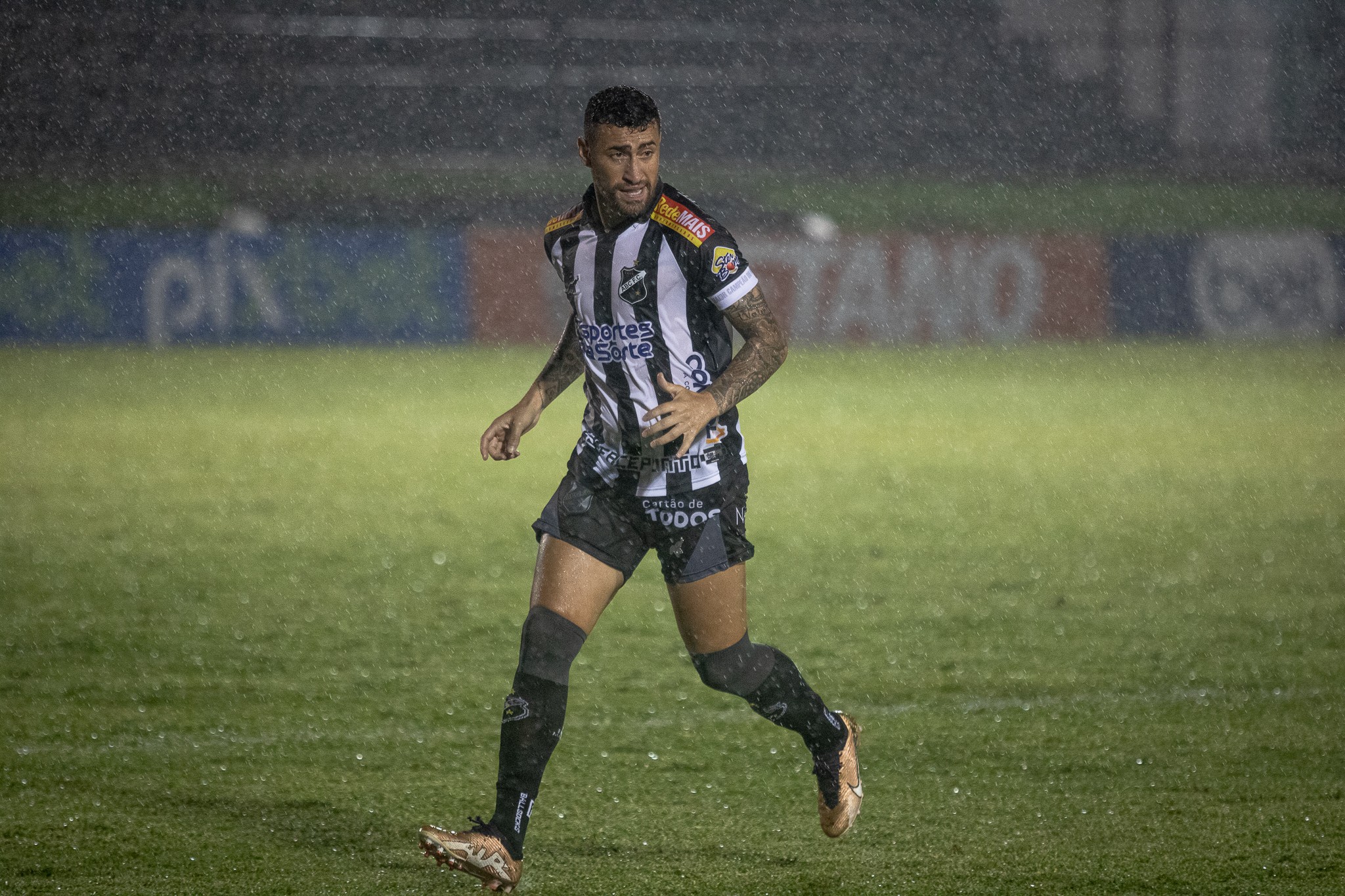 Londrina anuncia os retornos de Paulinho Moccelin e Higor Leite para a ...