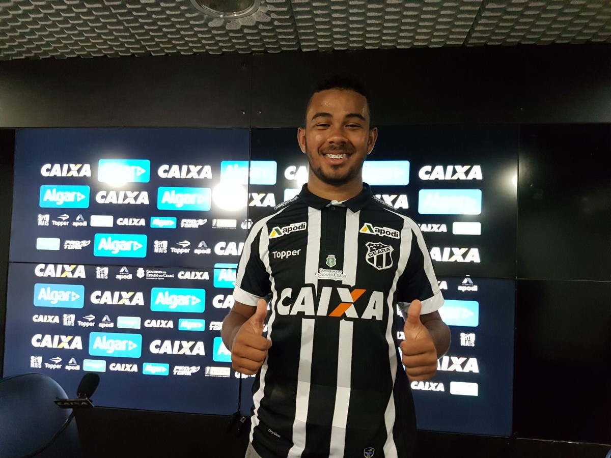 "Na minha posição eu sou f*** e pronto", diz Juninho em apresentação no ...