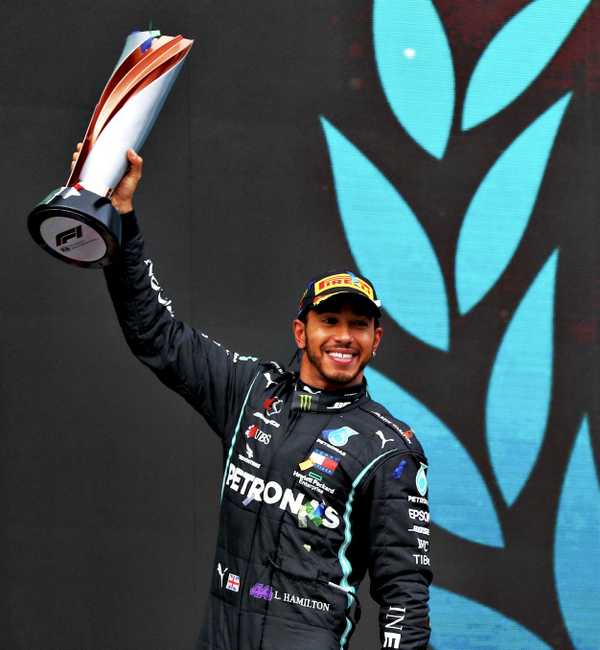 Hamilton abre o jogo sobre contrato com Ferrari: "Sonho de infância ...