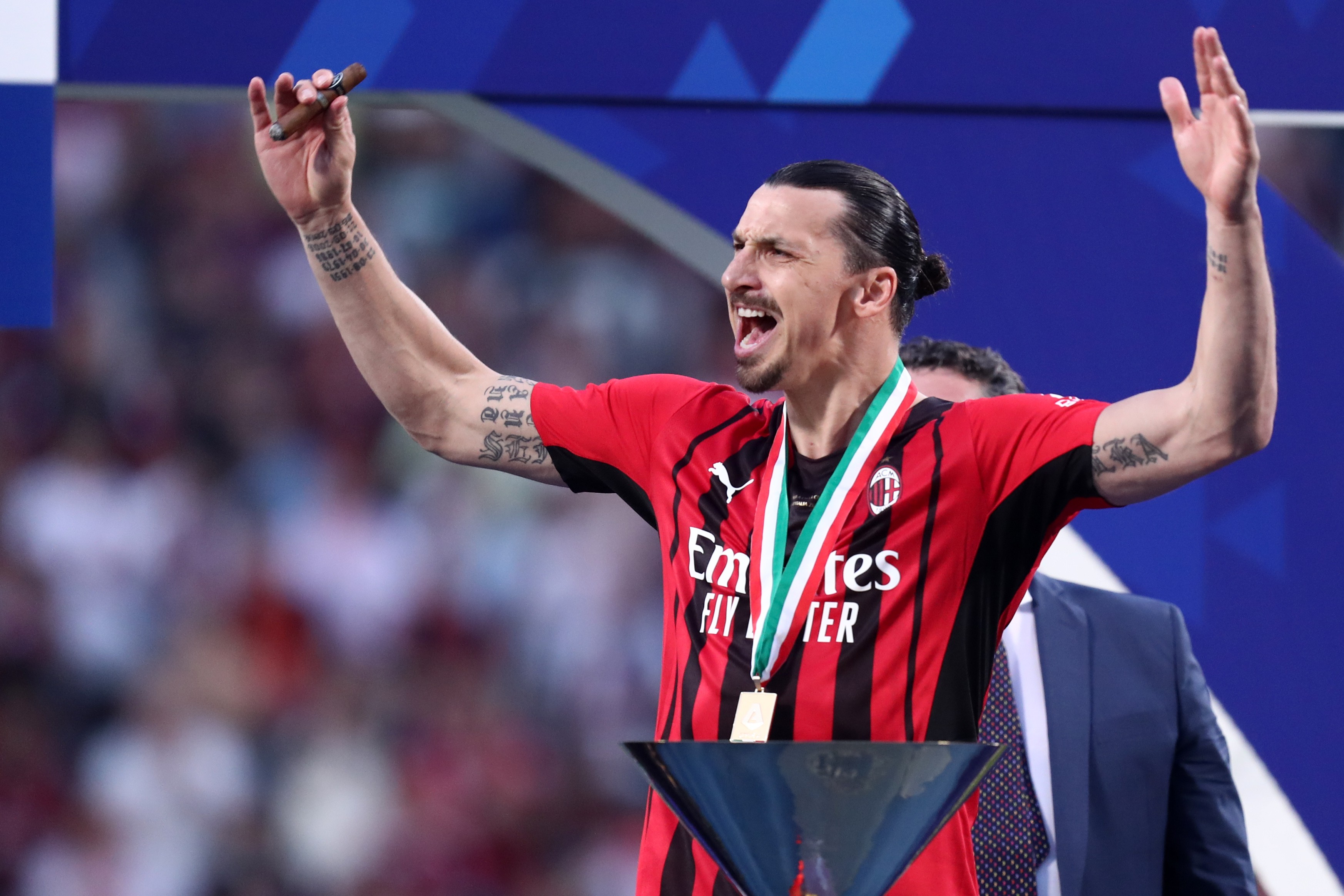 Aos 41 anos e se recuperando de lesão, Ibrahimovic descarta parar ...