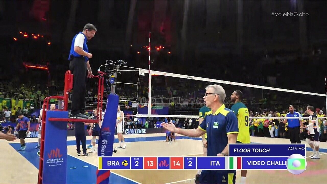 Lucarelli diz que árbitro pediu desculpas por erro em Brasil x Itália ...