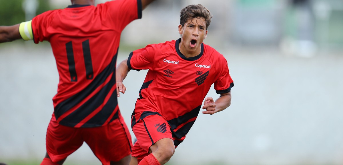 Garçom do Athletico, João Cruz é destaque na campanha que tenta o ...